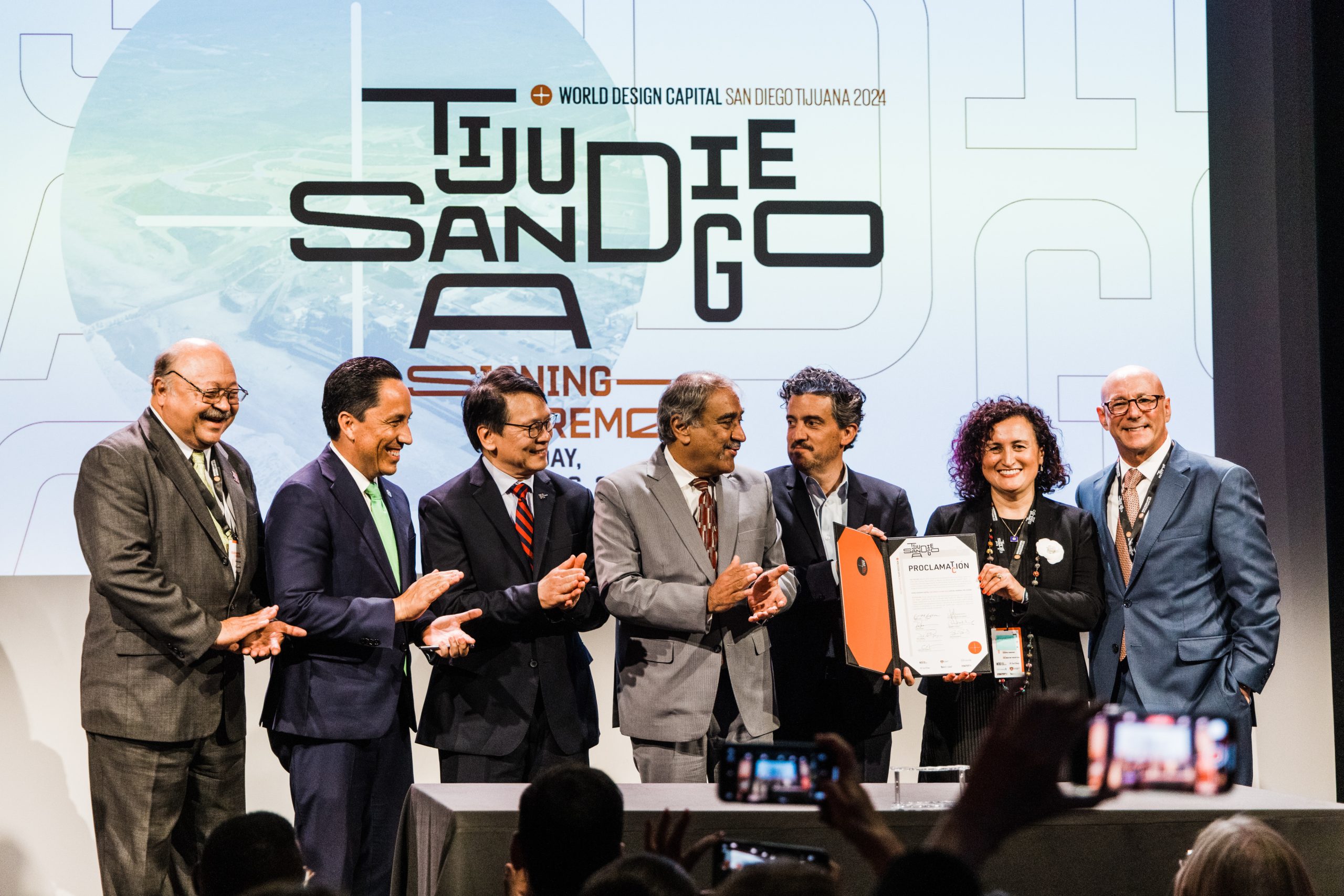 Firman San Diego y Tijuana el inicio de World Design Capital - El Latino
