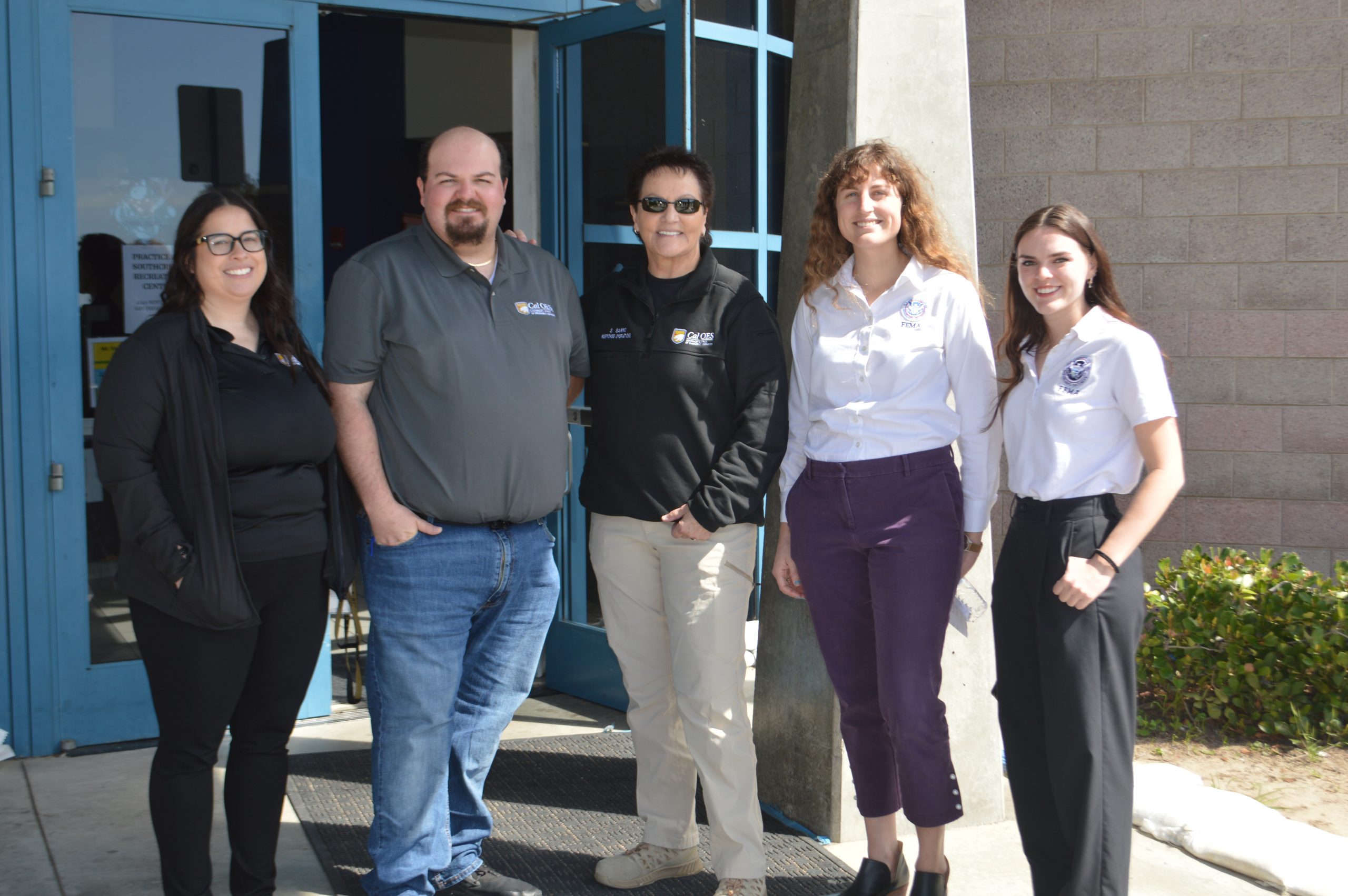 Se concentran en San Diego para trabajar en la emergencia, oficiales de ...