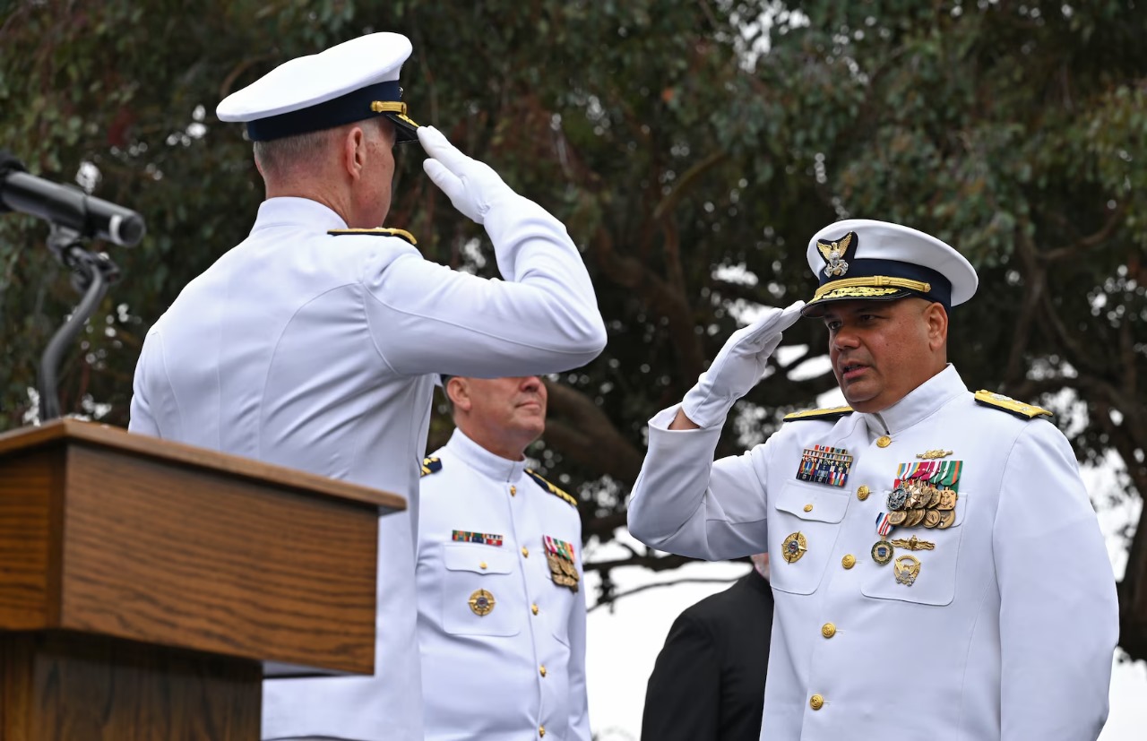 La Guardia Costera del Área del Pacífico celebra su ceremonia de retiro ...